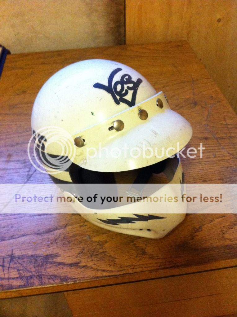 YES Helmet | Retrobike